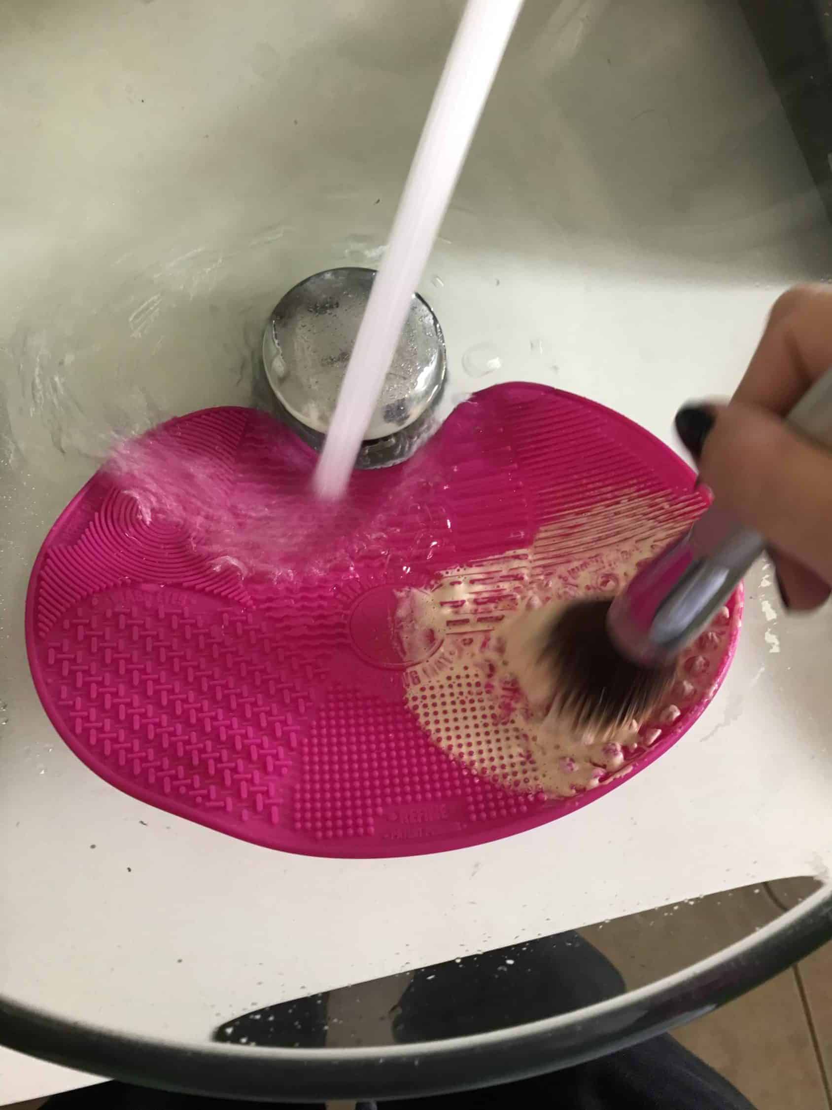 Makeup Brush Cleaning Mat - LA Beauty Guide